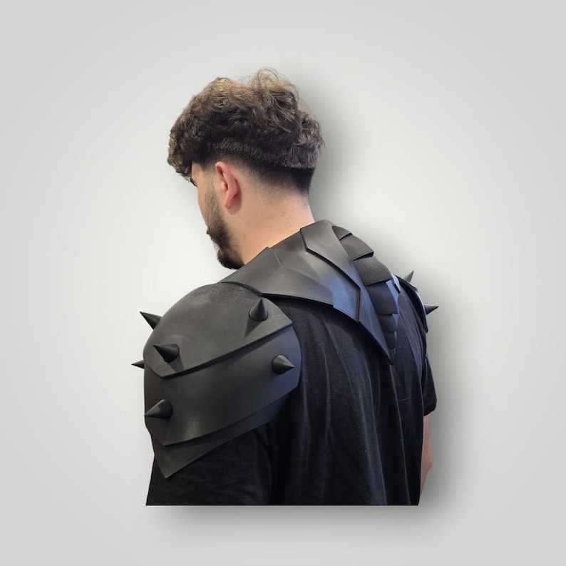 3D Printed Shoulder Armor With Spikes & Back Plate – the Absolute Bat Cosplay Costume Accessory ...