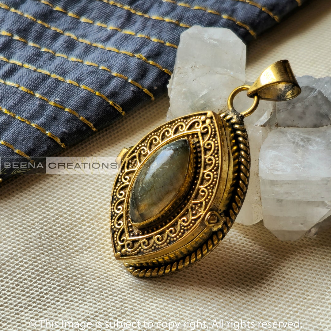 Labradorite Secret Box, Prayer Box, Ethnic Pendents, Amulet Pendent ...