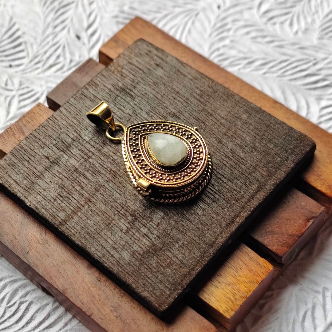 Moonstone Secret Box, Prayer Box, Ethnic Pendents, Amulet Pendent ...