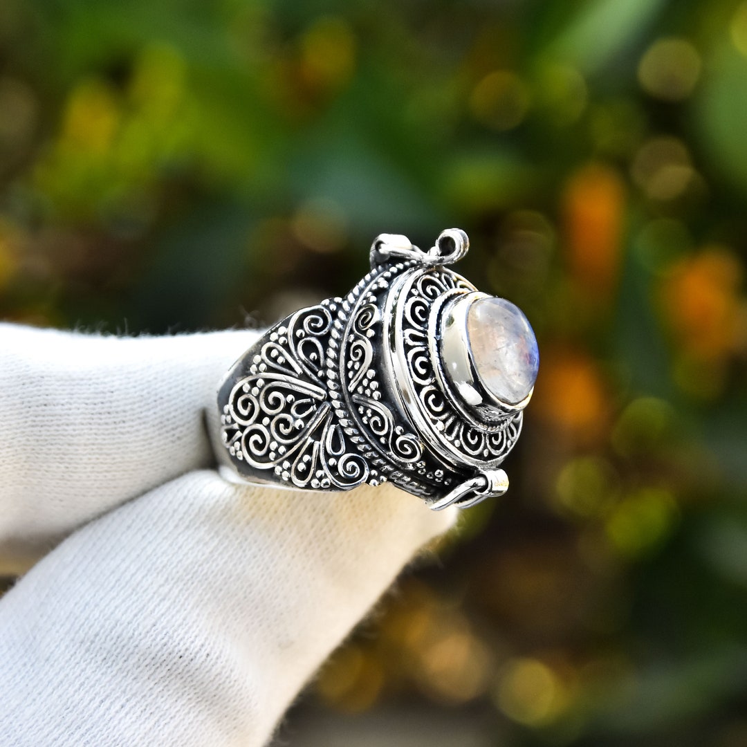 Poison Ring , Coke Ring , Pill Box , Secret Ring , Snuff Ring ...