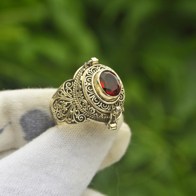 Poison Ring, Antique Gold Plated Brass Pill Box 7x9mm - Etsy