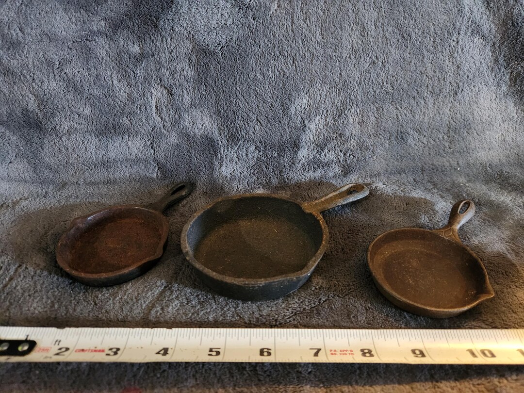 Vintage Set of 3 Miniature Cast Iron Skillet Toy/salesman Samples - Etsy