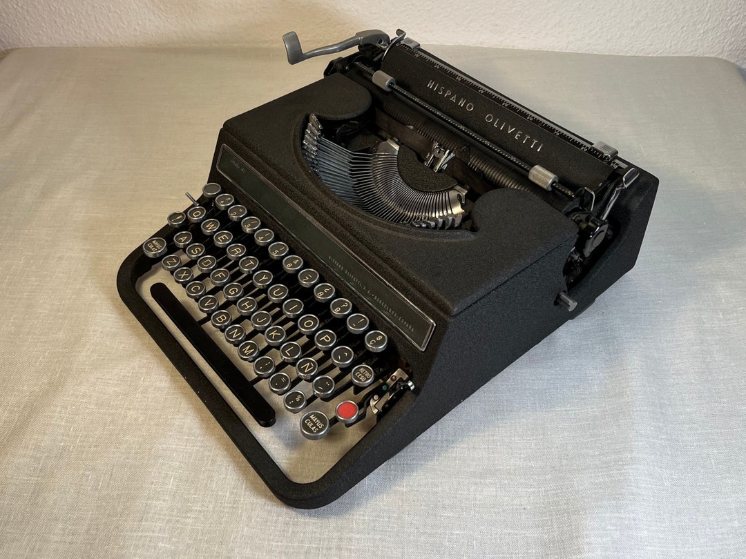 Olivetti Studio 42 Typewriter Portable Typewriter With Case - Etsy