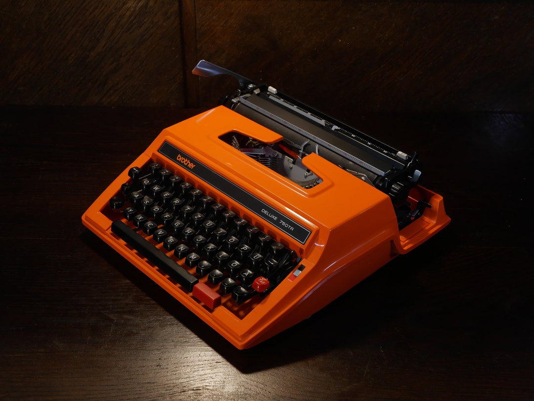 Typewriter Brother DELUXE 750 TR Vintage Typewriter With Original Case ...