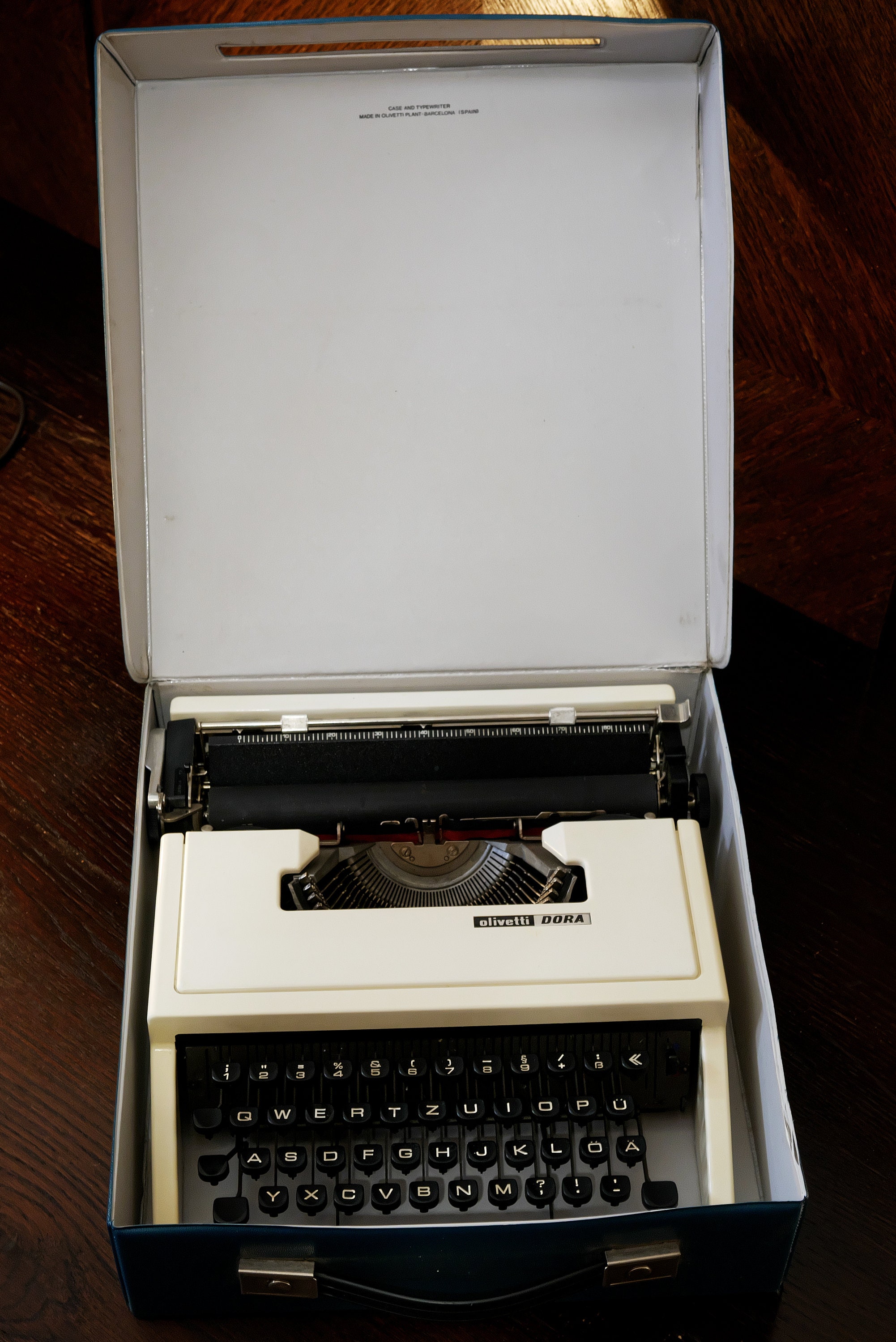 Office Olivetti Dora Portable typewriter with original case 1970 ...