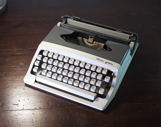 MINI JAPY Portable Typewriter 70s France. Vintage Typewriter, Traveller ...