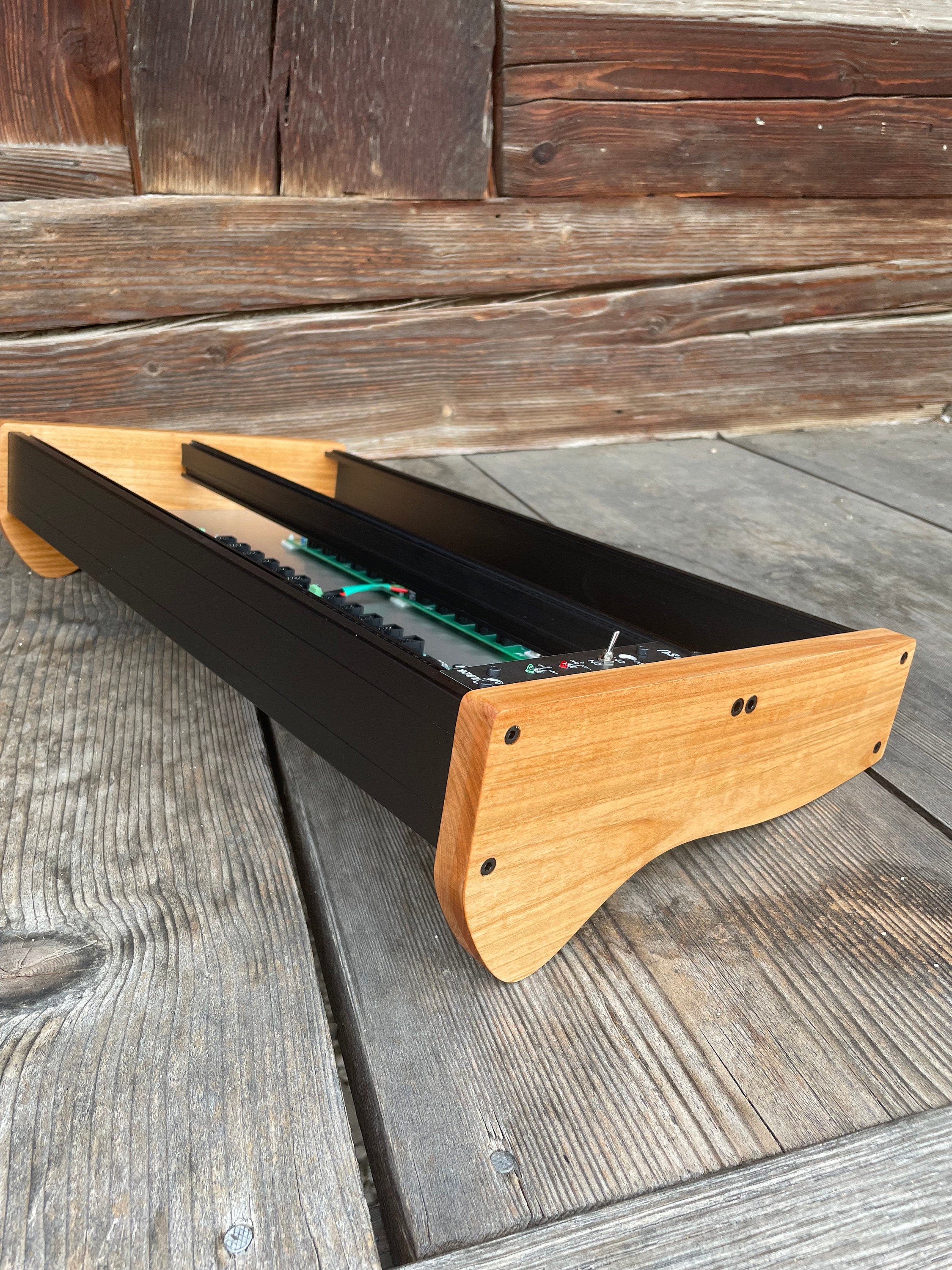 Chilicases Swiss Eurorack Modular / Case / Curved Desktop Skiff 6U104HP ...