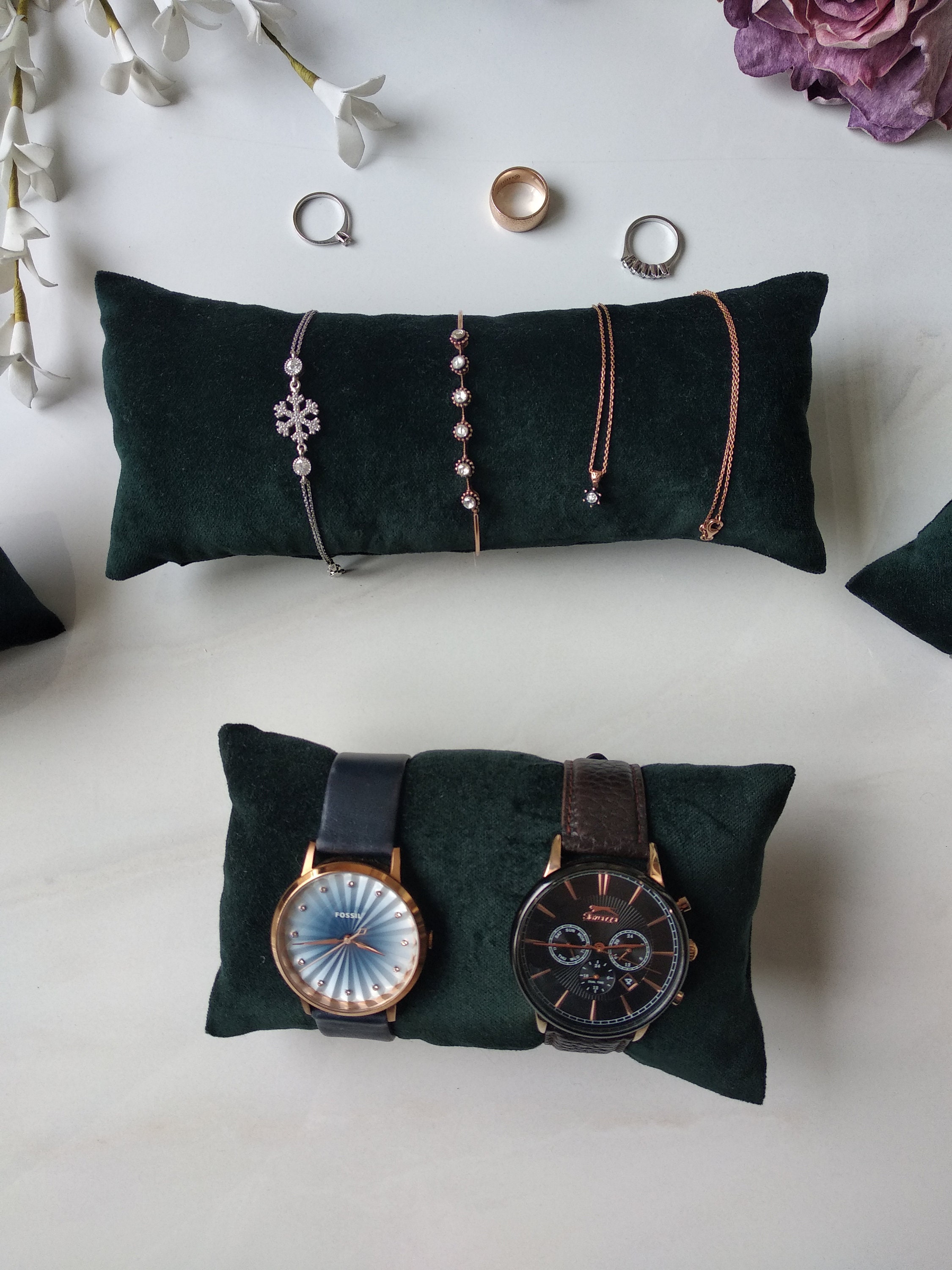 Soft Velvet Watch Pillows for Bracelet, Accessories and Watch Holder ...
