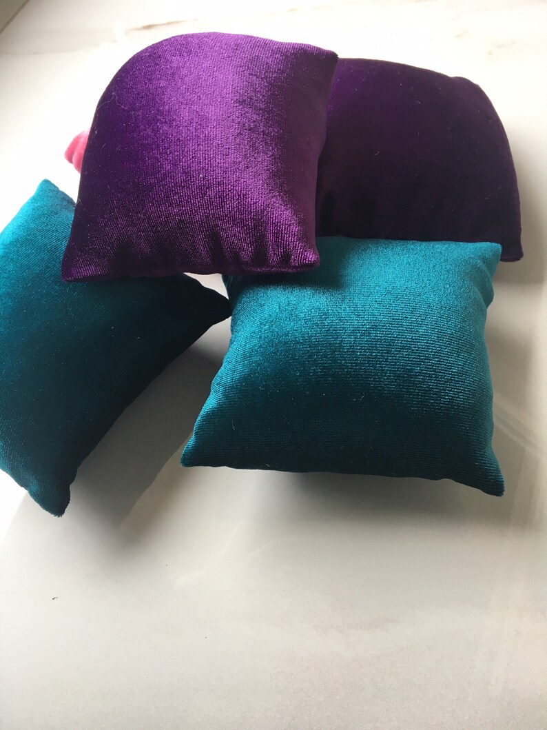 Flexible Velvet Bracelet Pillow, Watch Pillow, Jewelry Cushion Display ...