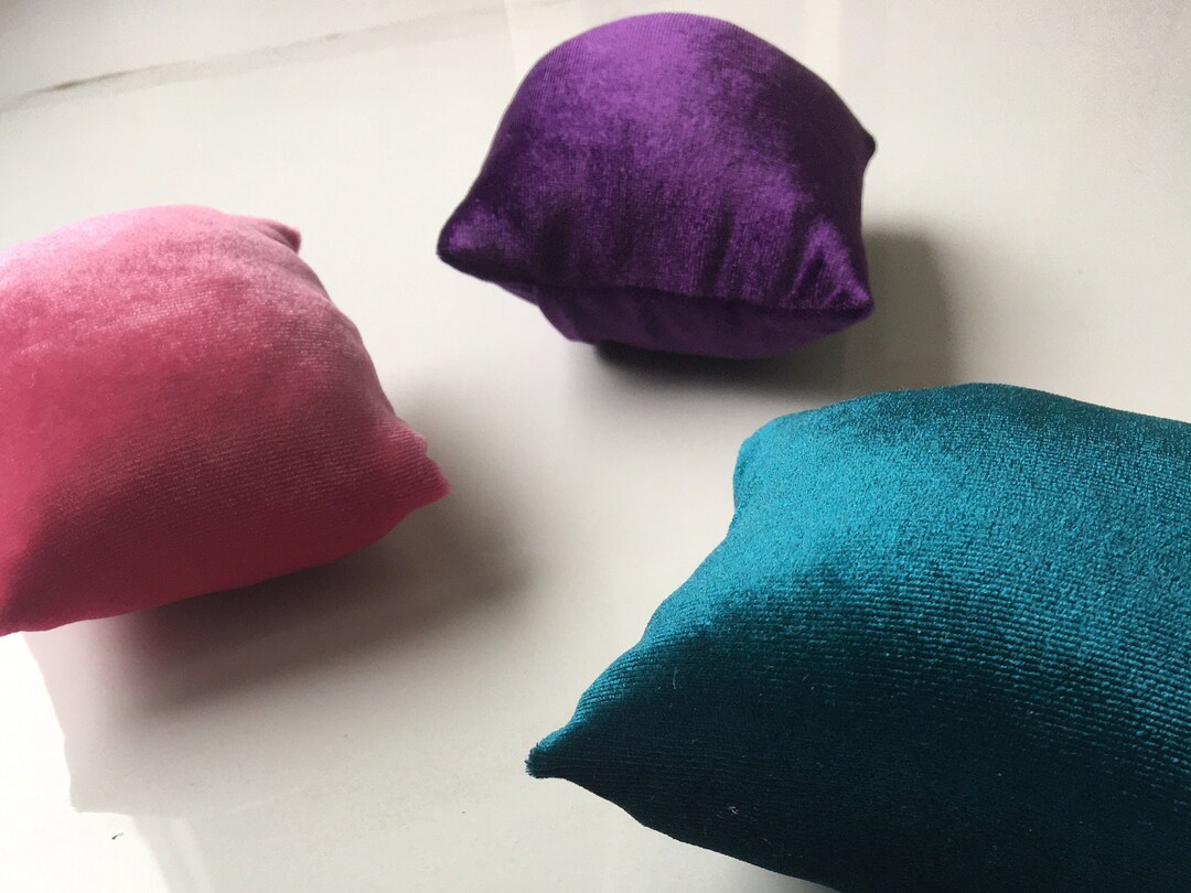 Flexible Velvet Bracelet Pillow, Watch Pillow, Jewelry Cushion Display ...