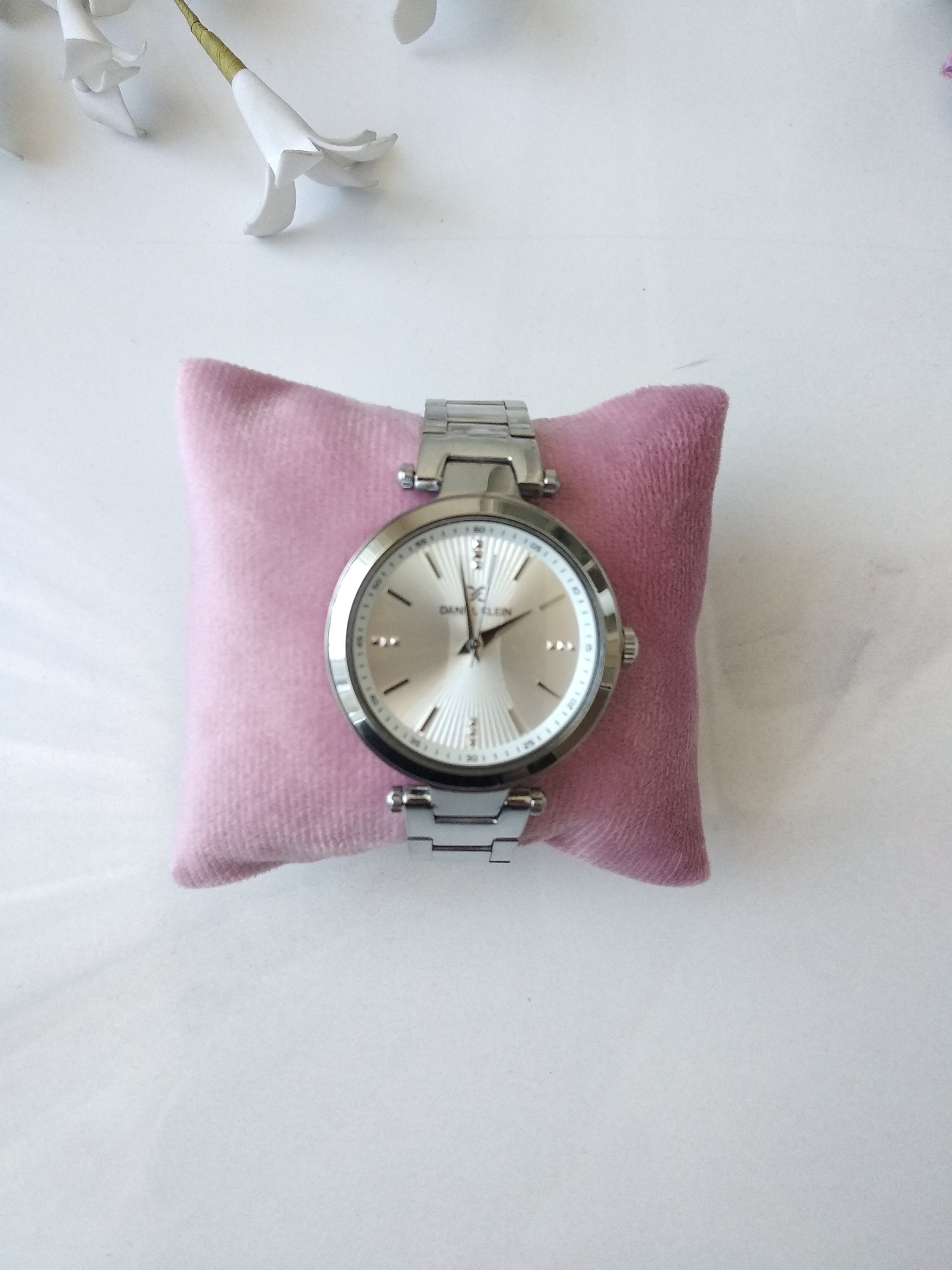 Pink Velvet Watch Pillow, Watch Box Pillows, Bracelets Pillow, Custom ...