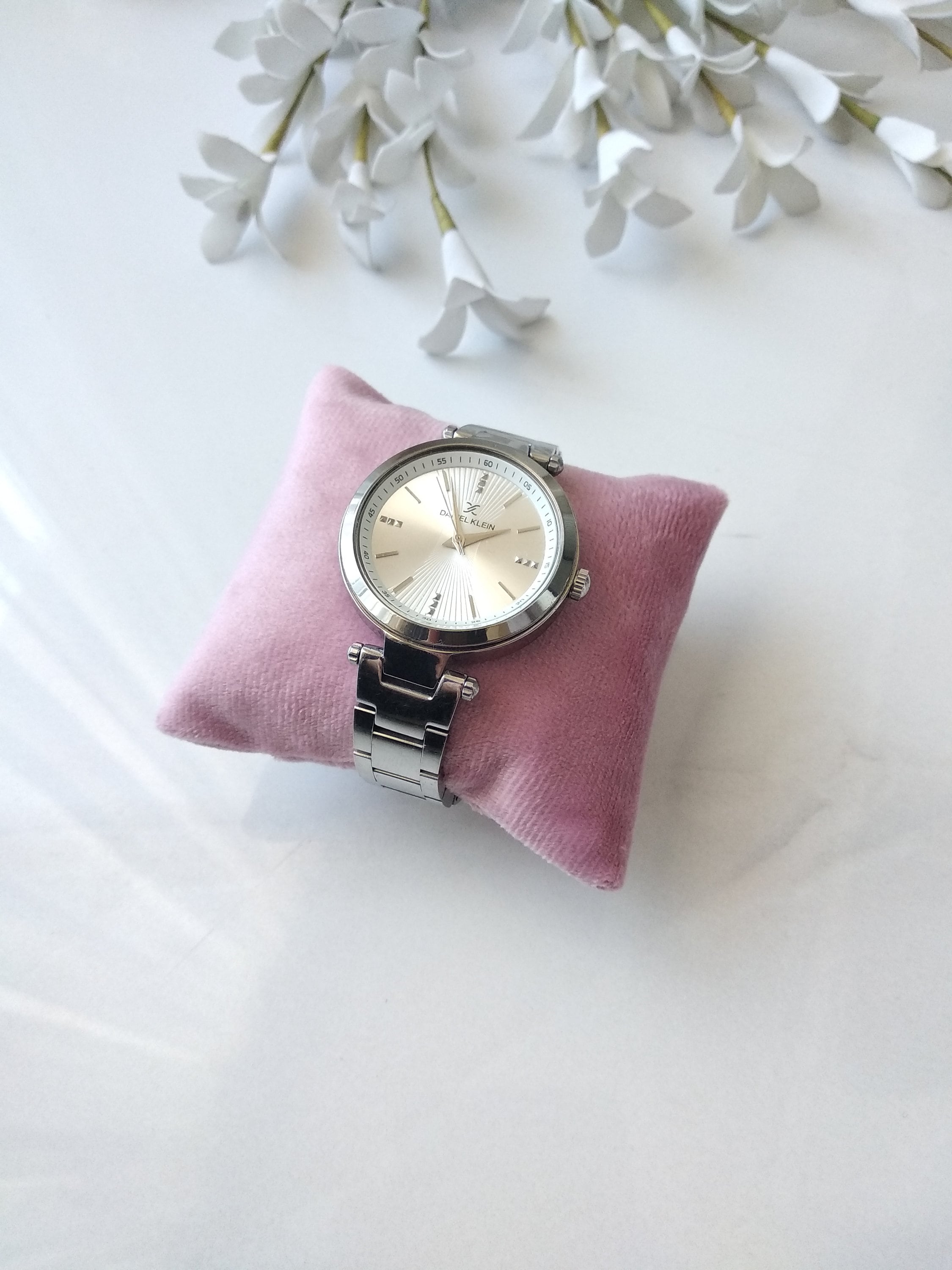 Pink Velvet Watch Pillow, Watch Box Pillows, Bracelets Pillow, Custom ...