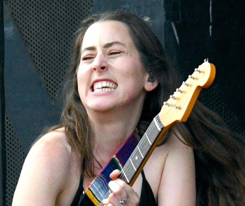 Haim Performing Live. Limited Edition Glossy Print. - Etsy
