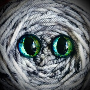 GREEN SAFETY EYES in Evil Serpent for Dragon, Cat and Soft Toy Making ...