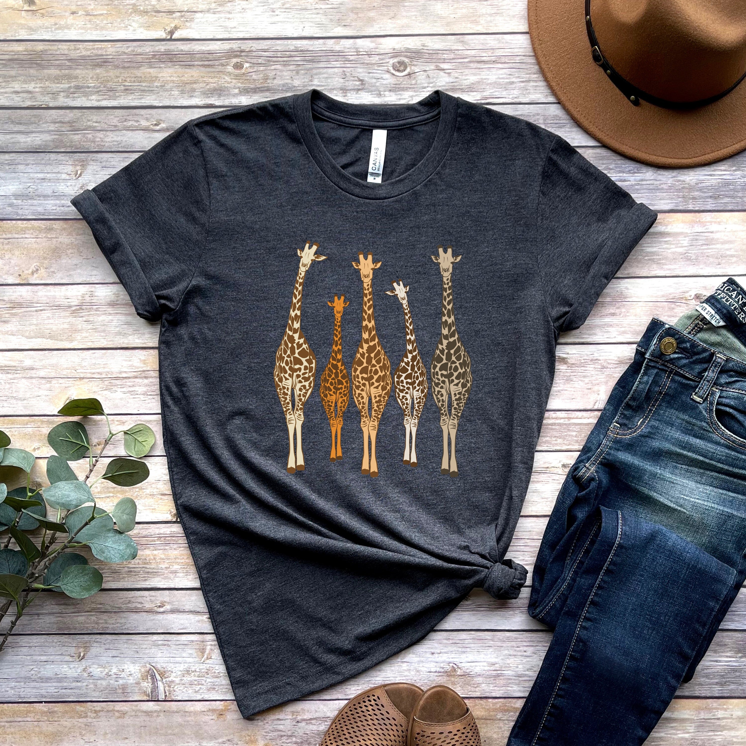 Giraffe T-shirt Nature Lover Shirt Animal Print Shirt Zoo - Etsy