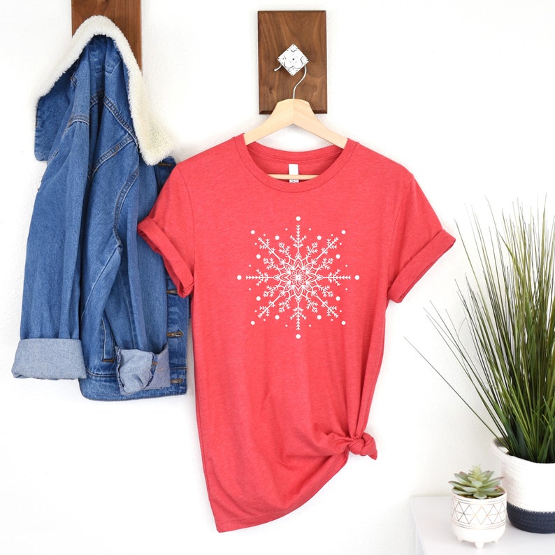 Snowflake T-shirt Christmas Shirt Holiday Party Shirt Women - Etsy