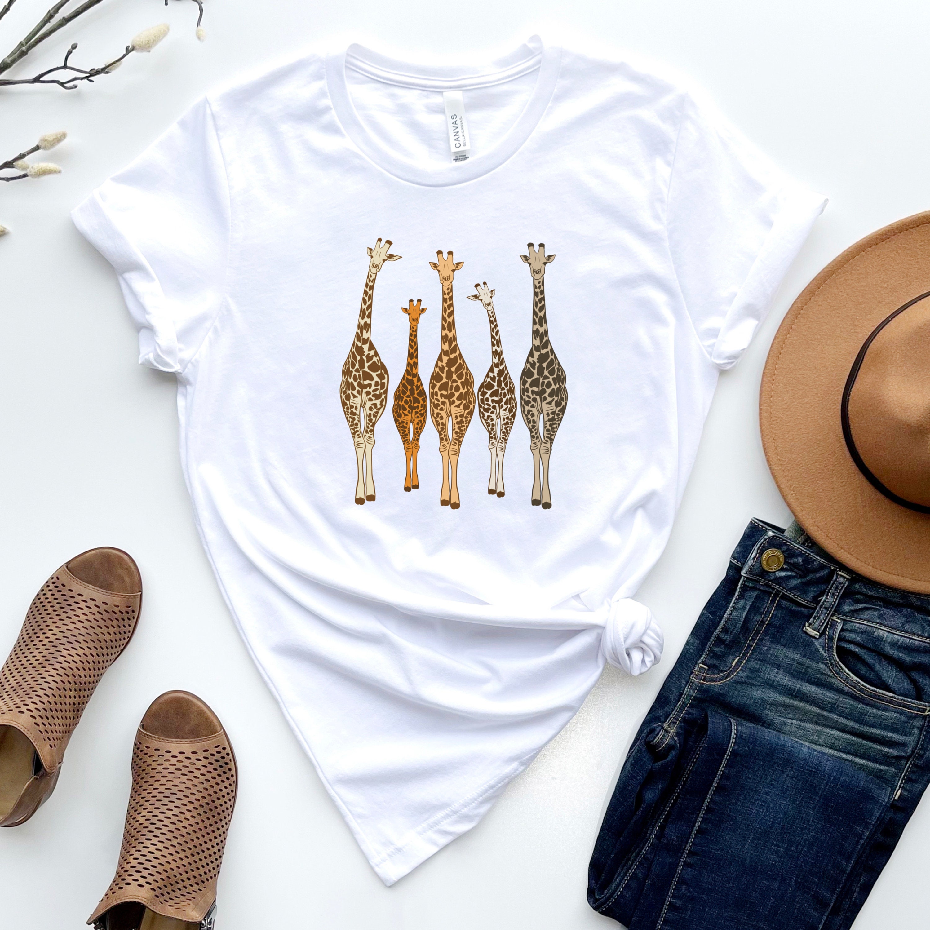 Giraffe T-shirt Nature Lover Shirt Animal Print Shirt Zoo - Etsy