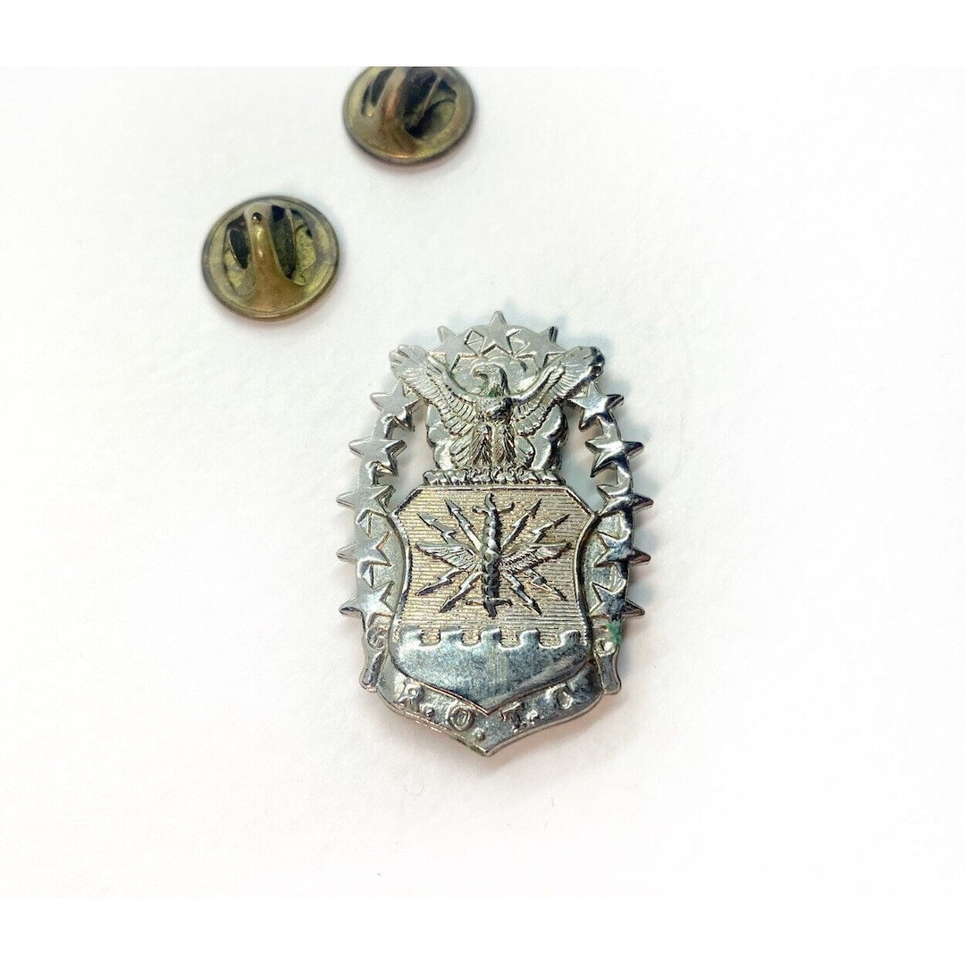 US Air Force ROTC Officer Flight Cap and Beret Badge Bright Silver ...