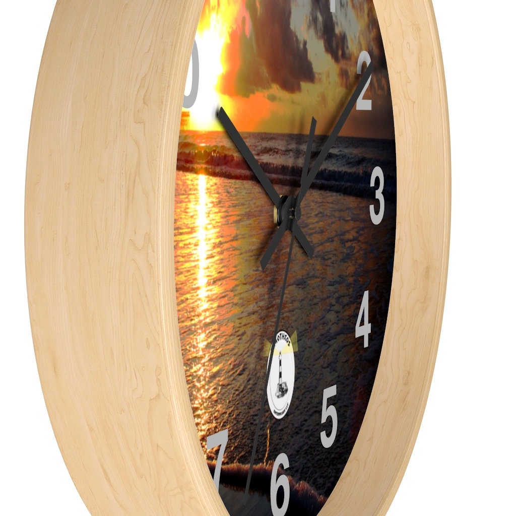 A Beautiful Wall Clock Featuring a Gorgeous and Peaceful Myrtle Beach ...