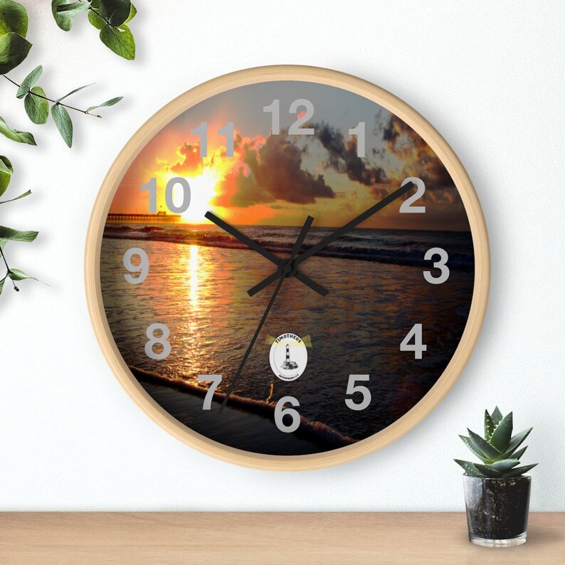 A Beautiful Wall Clock Featuring a Gorgeous and Peaceful Myrtle Beach ...