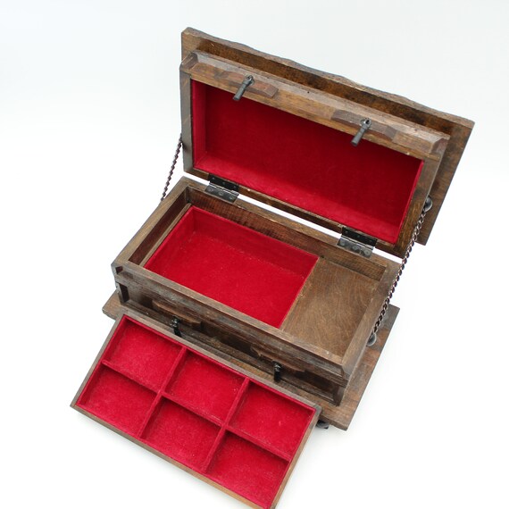 MUSICAL vintage rustic wooden jewelry box - wood, red… - Gem