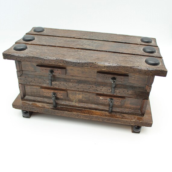 MUSICAL vintage rustic wooden jewelry box - wood, red… - Gem