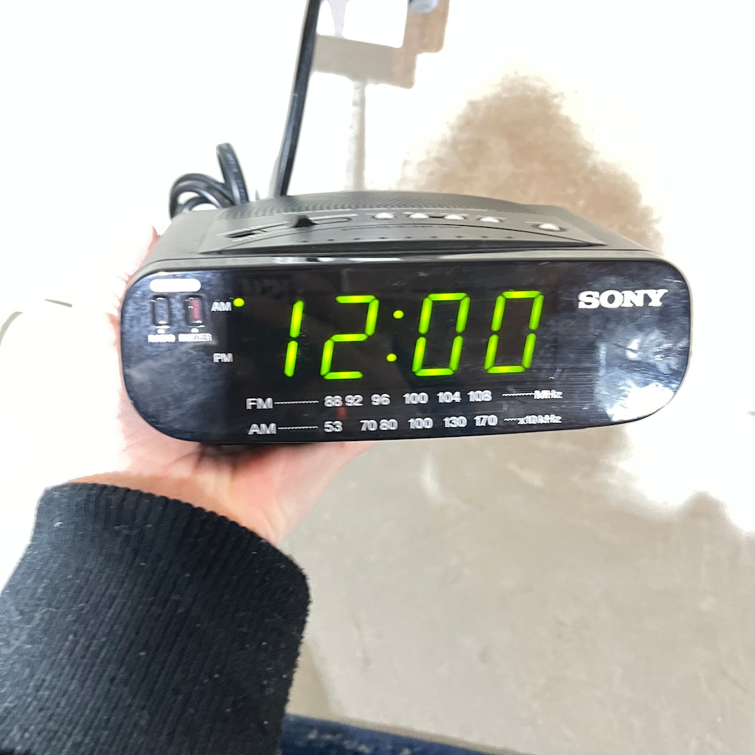 Black Sony Dream Machine Alarm Clock Vintage, AM/FM Radio, Green ...