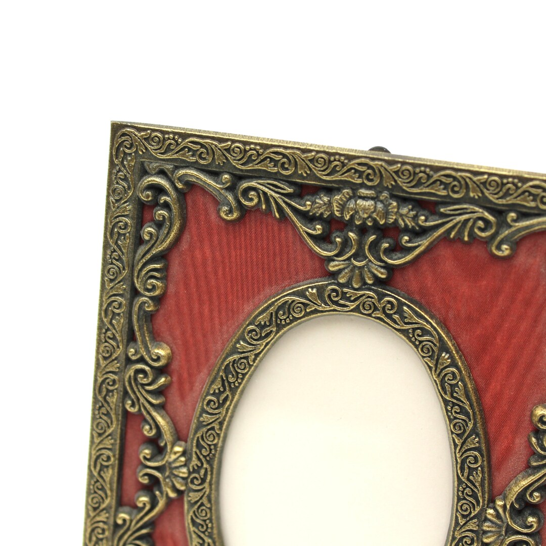 Vintage 2x3 Oval Picture Frame With Brass-tone Metal and Red Satin ...