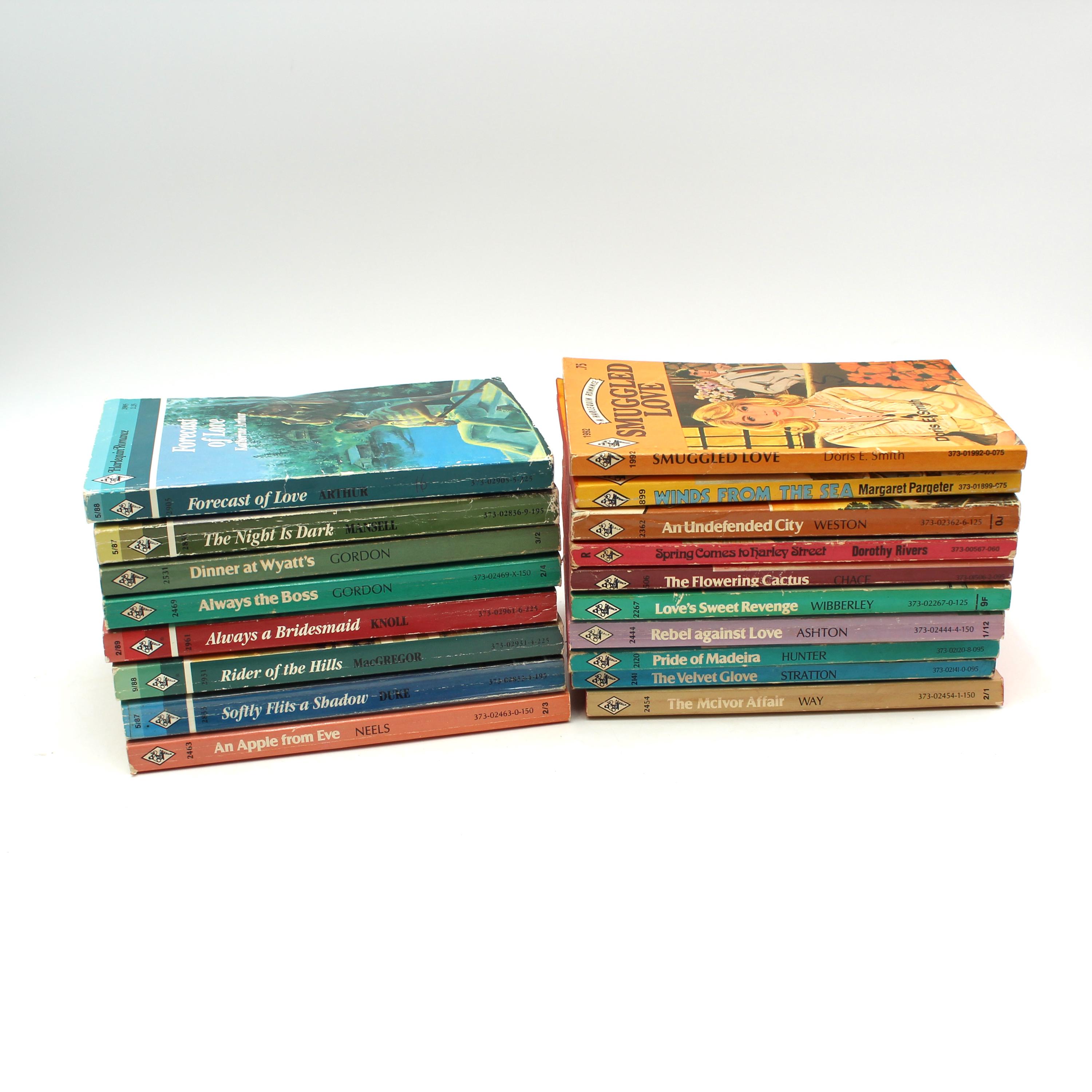 18 Vintage 1970s and 1980s Romance Novels - Harlequin Romance, 70s, Set ...