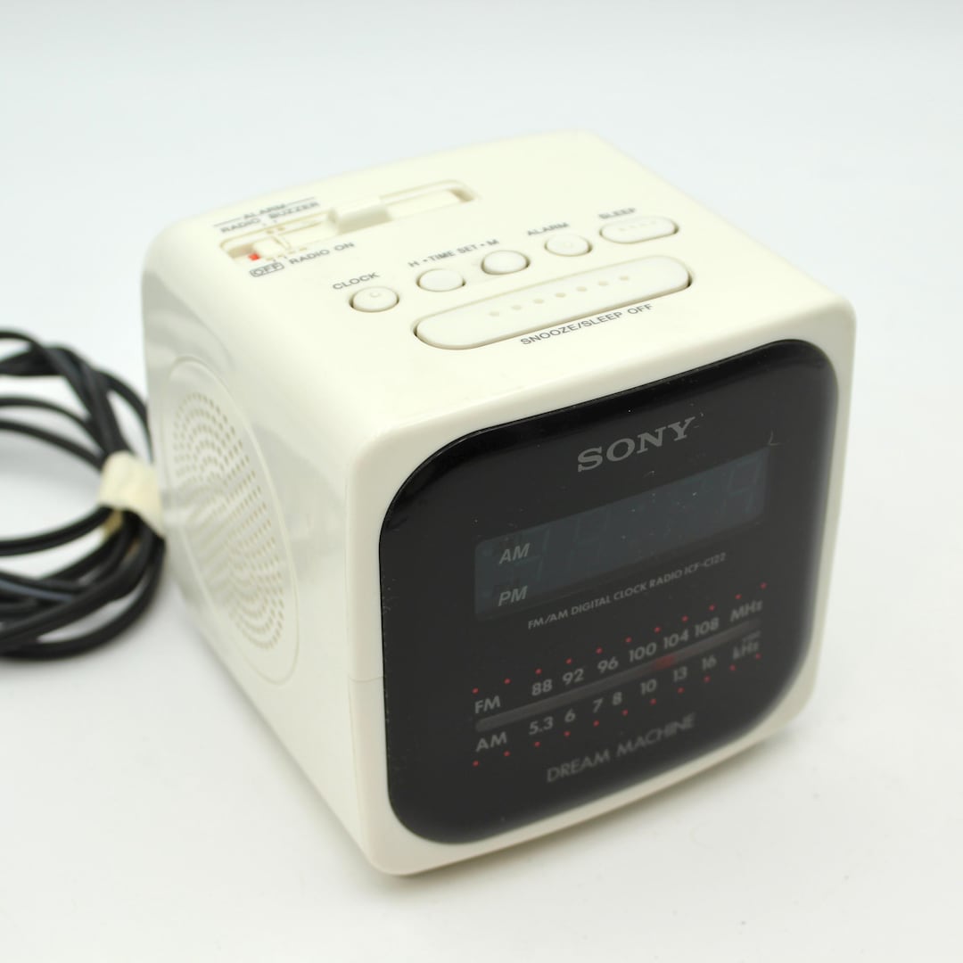White Sony Dream Machine Alarm Clock Vintage, AM/FM Radio, White, Cube ...