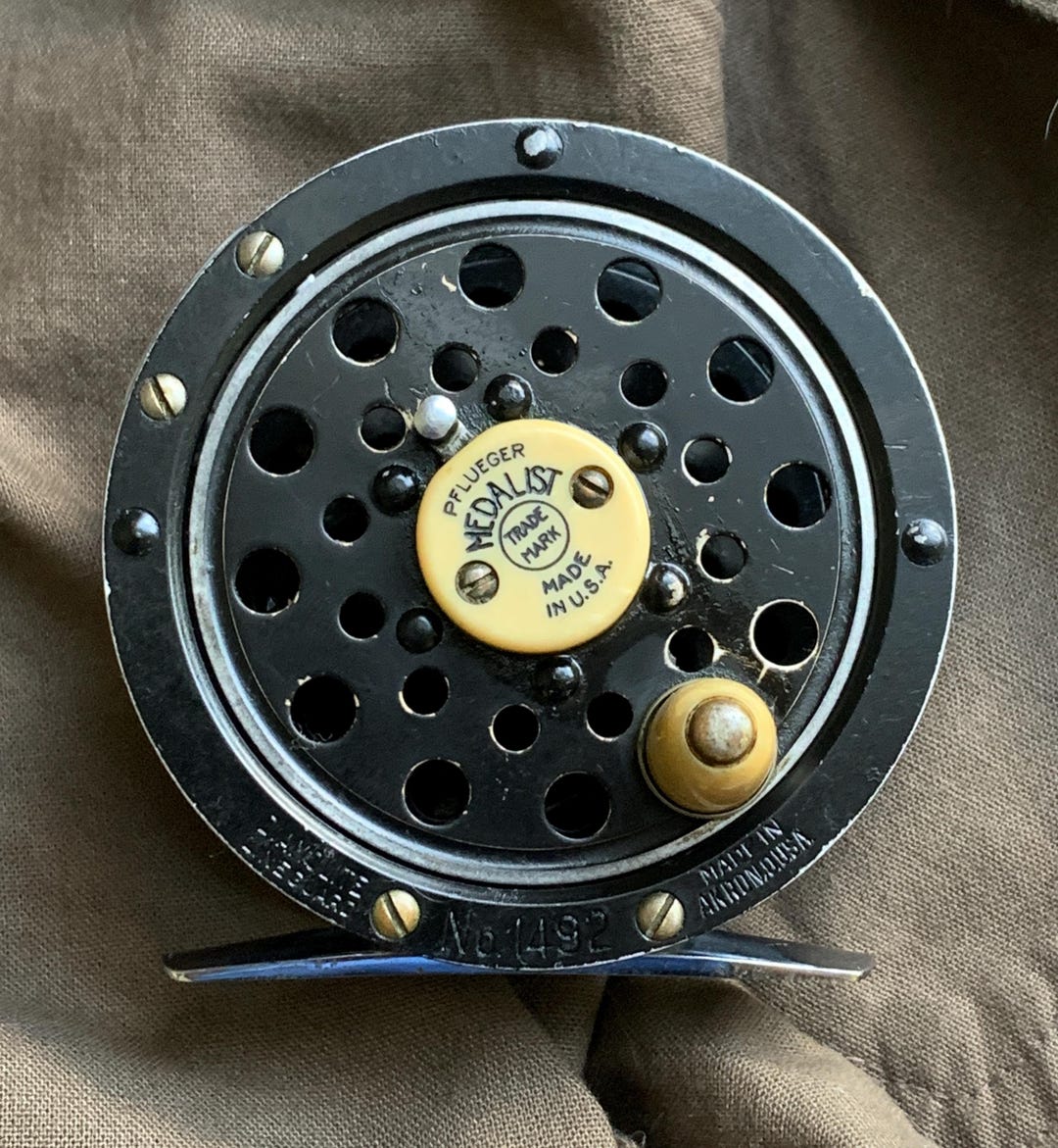 Pflueger Fly Reel 1492 Medalist Sculptured Pillars and Diamolite ...