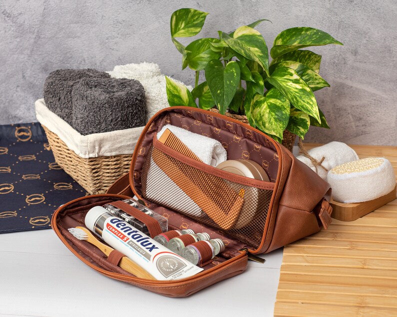 Toiletry Bag for Men With Pack Pouch | Toiletries Bag Organiser ...