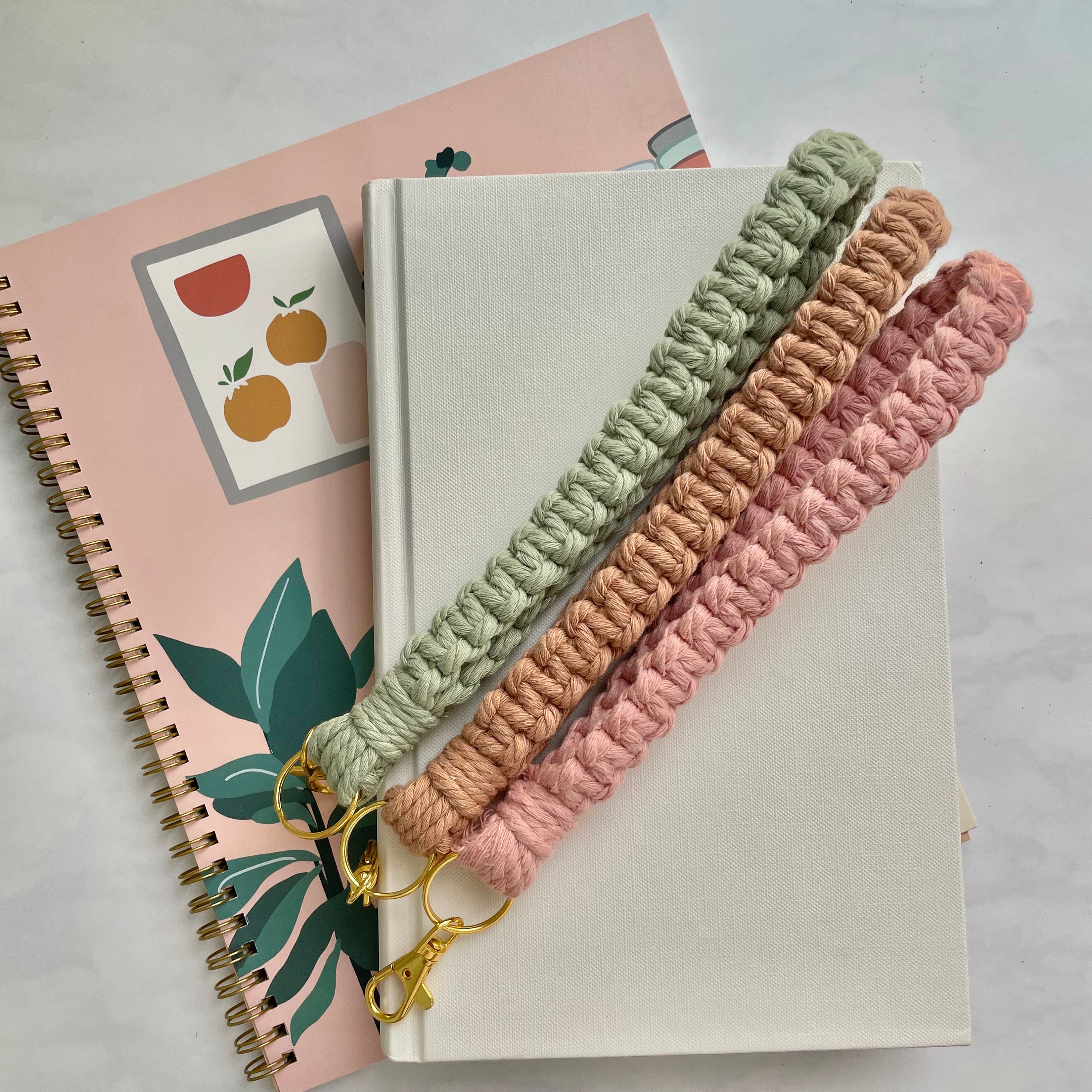 Macramé Wristlet Keychain | Macrame Wristlet | Macramé Accessory | Key ...