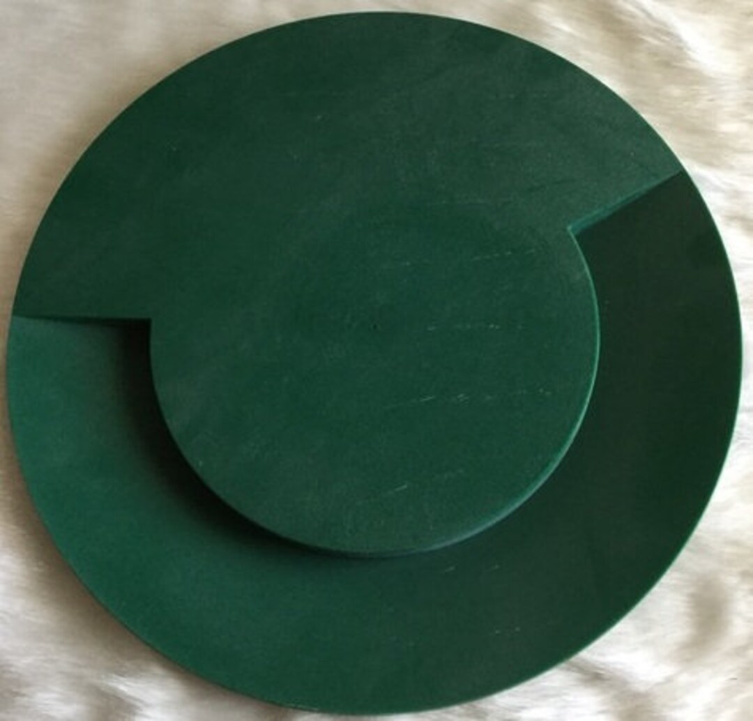 Dark green paper plates store