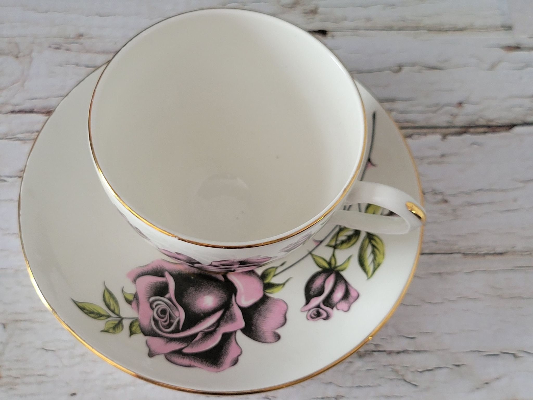 Royal Castle Vintage Fine China England-teacup & Saucer Pink Roses Gold ...