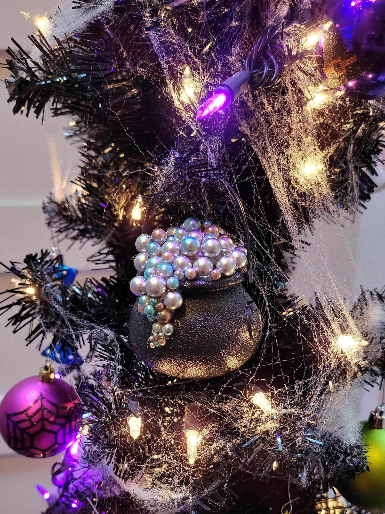 Mini Bubbling Witch Cauldron Bubbles Halloween Decor - Etsy