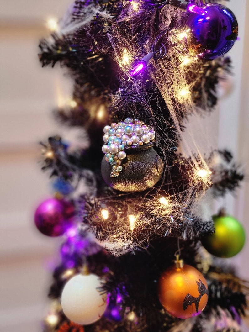 Mini Bubbling Witch Cauldron Bubbles Halloween Decor - Etsy