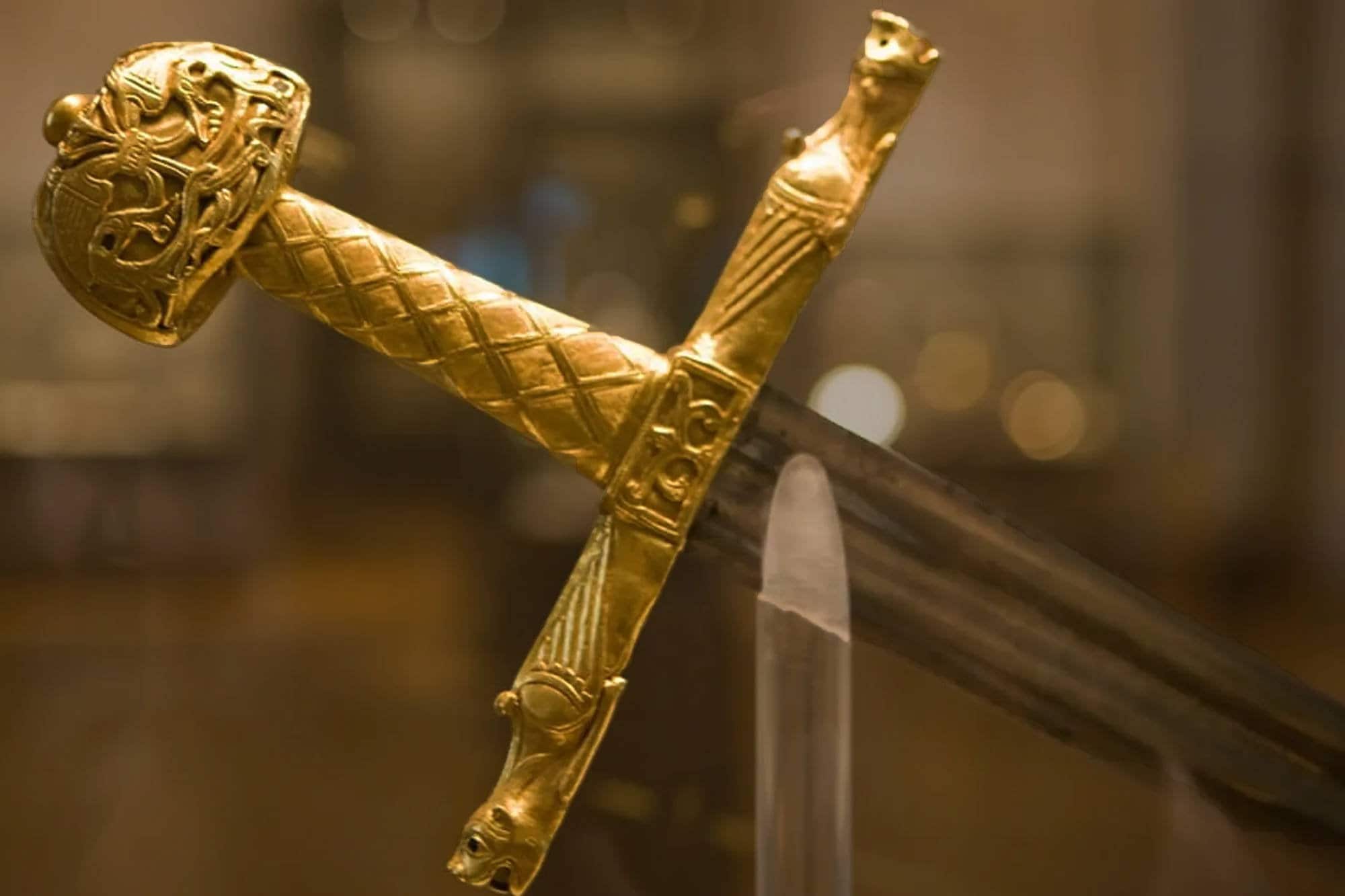 Collier Joyeuse épée des rois de France pendentif argent plaqué or ...