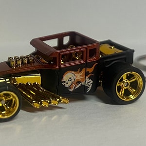 Hot Wheels *larry’s Garage Bone Shaker Keychain - Etsy