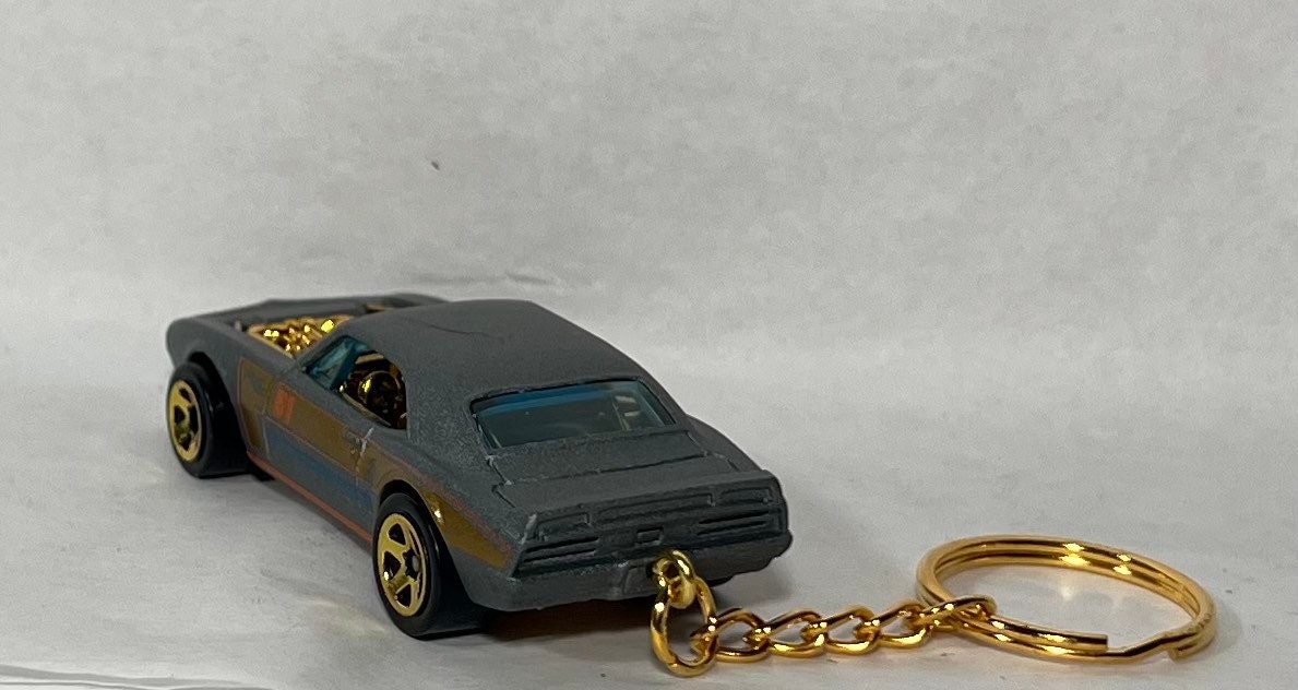 Hot Wheels custom 67 Pontiac Firebird Keychain - Etsy
