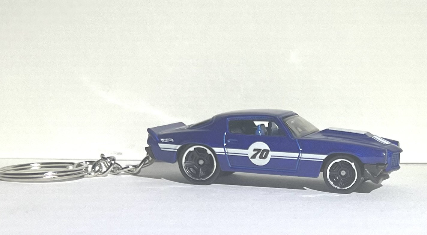 Hot Wheels ‘70 Camaro RS Keychain - Etsy