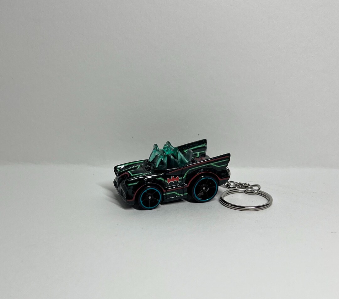Hot Wheels Tooned Batmobile (neon) Keychain - Etsy