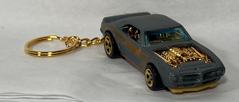 Hot Wheels custom 67 Pontiac Firebird Keychain - Etsy