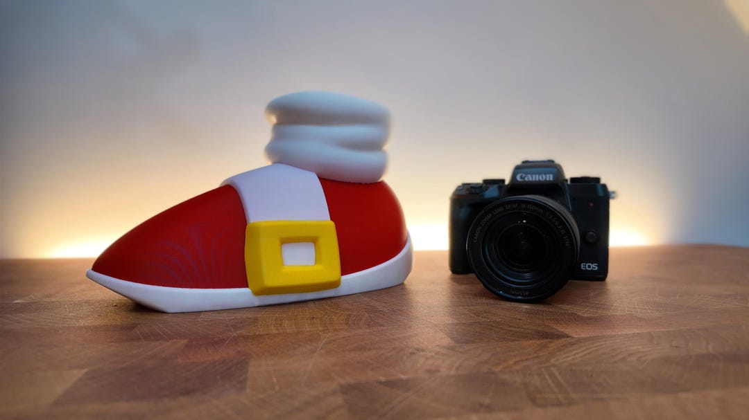 Super Size Sonic the Hedgehog Shoe - Retro Gaming Display Piece - 3D ...