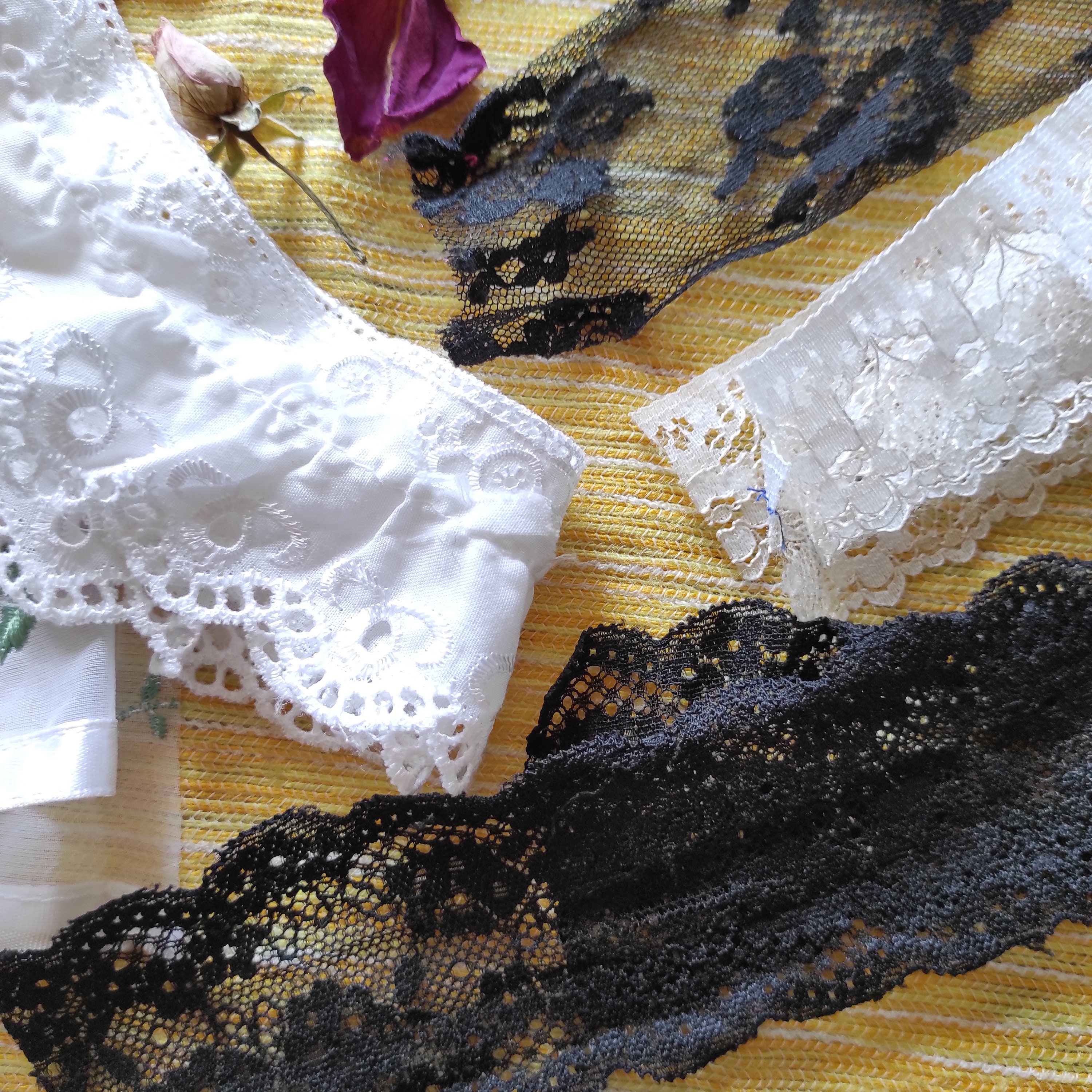 Antique French Lace Scraps Bundles Victorian Lace Trimming Edging Grab ...
