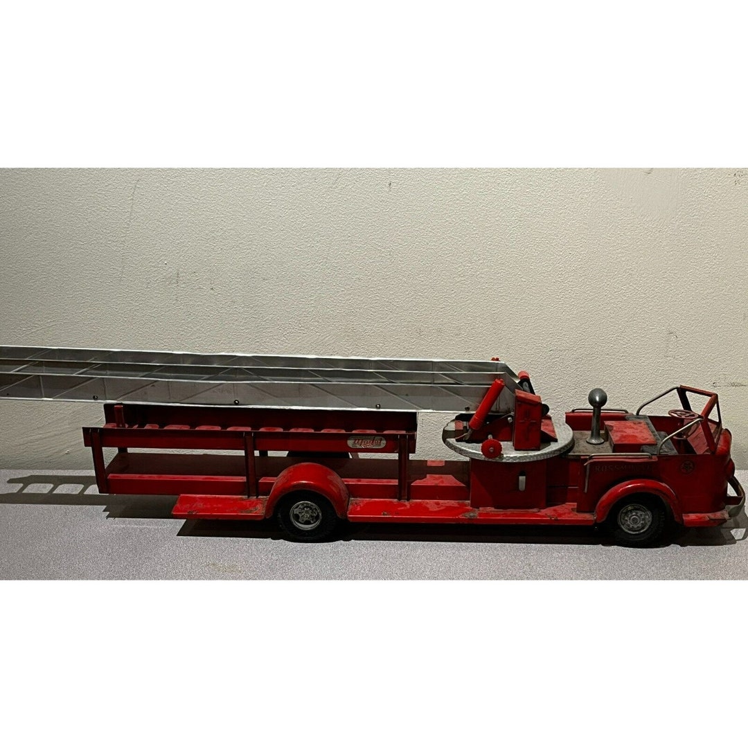 Vintage Doepke Rossmoyne Model Toys Aerial Ladder Fire Truck Pressed ...