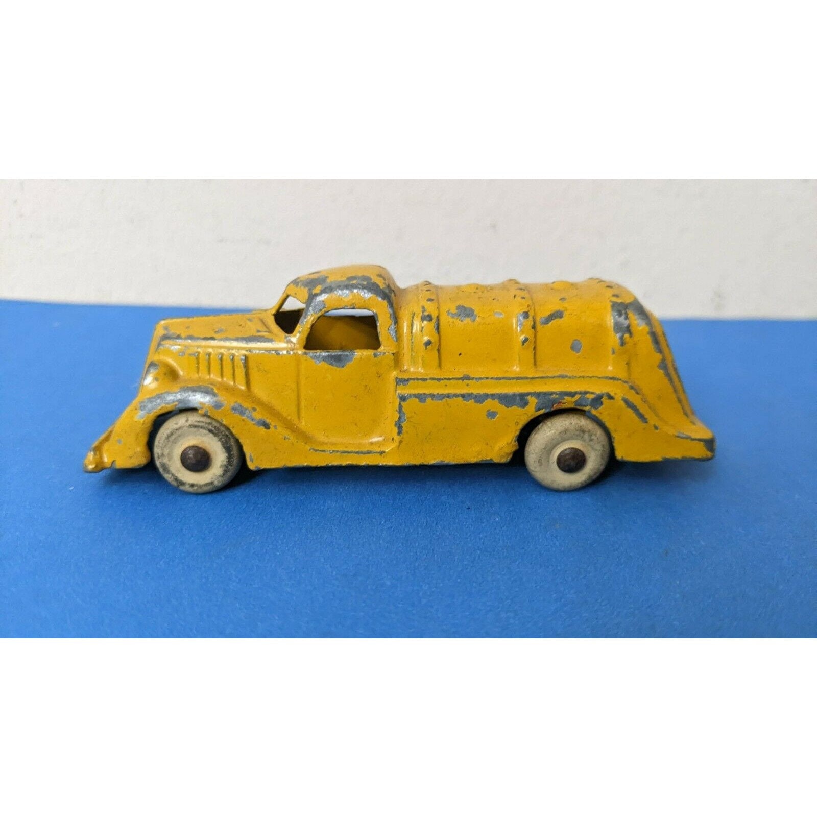 ANTIQUE Yellow TANKER Truck Cast Iron HUBLEY Toy Ca. 1930's 3 1/2 Long ...