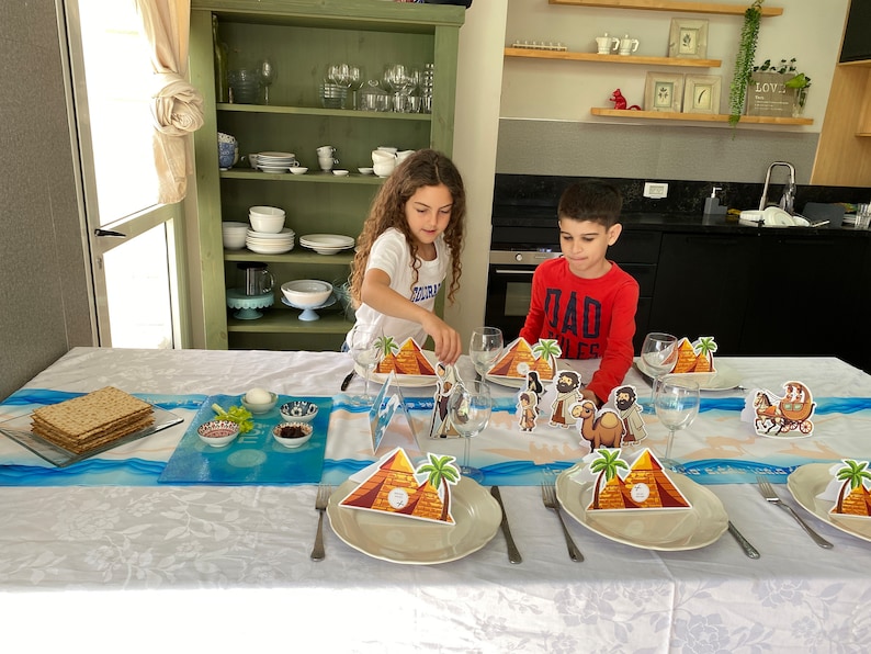 Passover Table Runner and Table Decor Splitting of the Sea Exodus Table ...