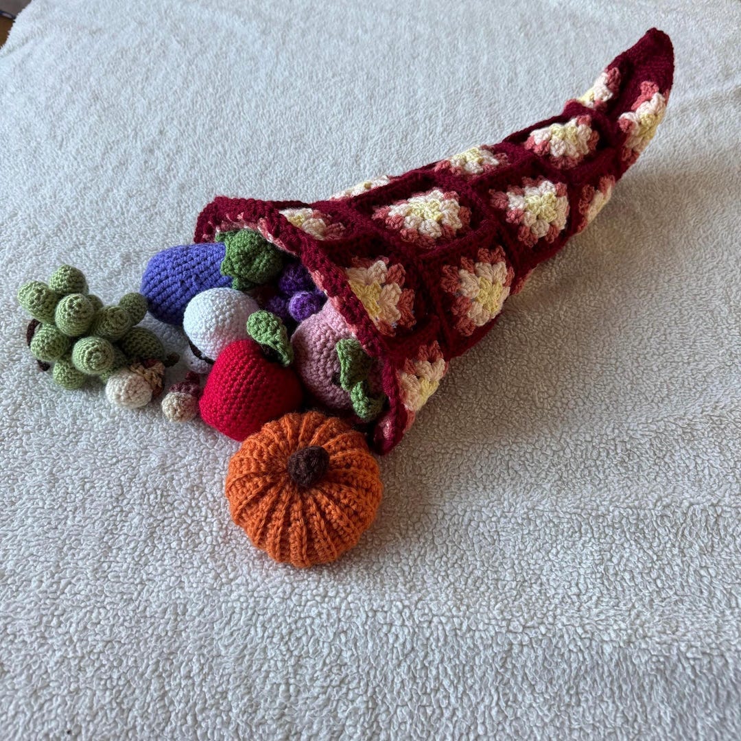 Crochet Pattern Cornucopia of Granny Squares Thanksgiving Table Decor ...