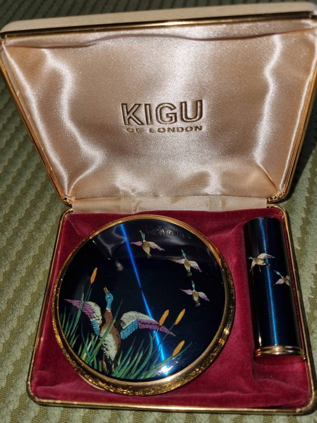 KIGU Vintage Compact - Etsy